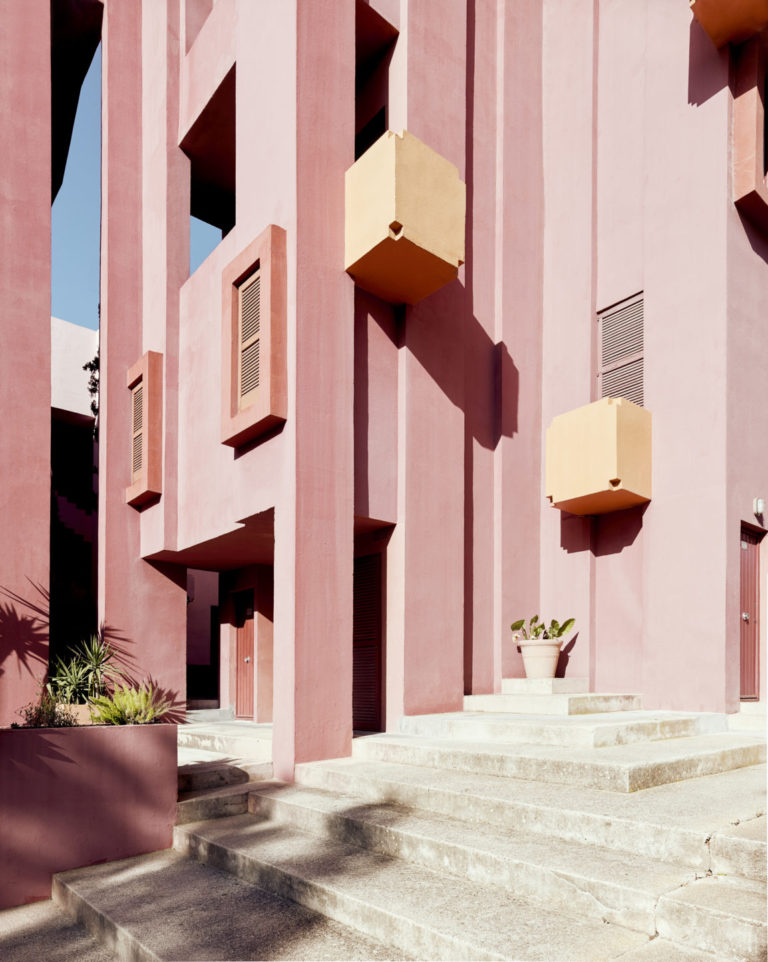Ricardo Bofill | La Muralla Roja - Architecture and Wonder